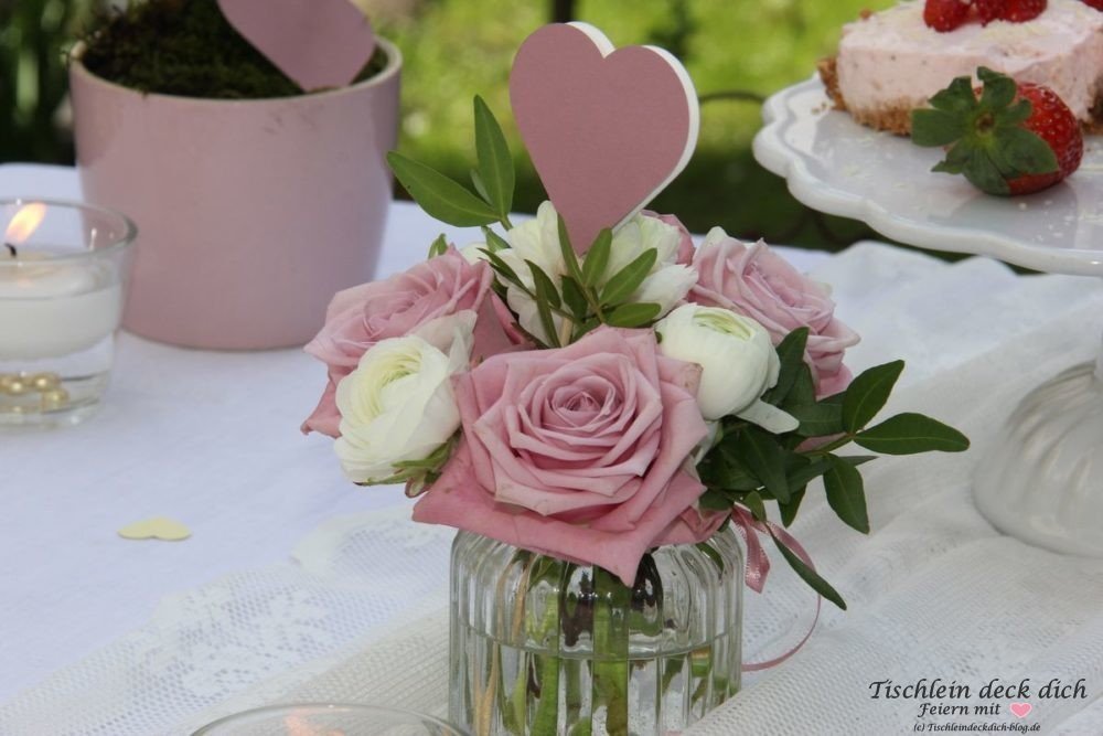 Liebenswerte Tischdeko zum Muttertag - Tischlein deck dich